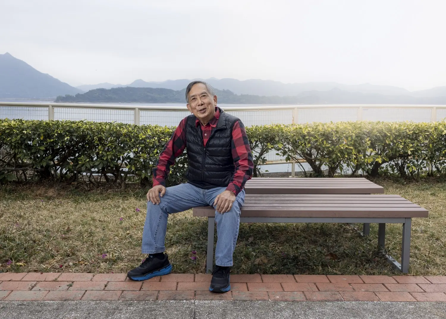 Mr Liu (廖 Sir) | Helping Hand